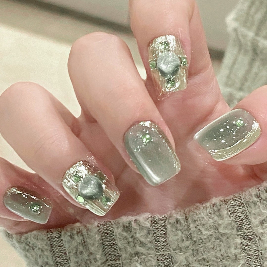 Handmade Light Gold Emerald Green Glass Bead Cat Eye Press on Nails Cat ...