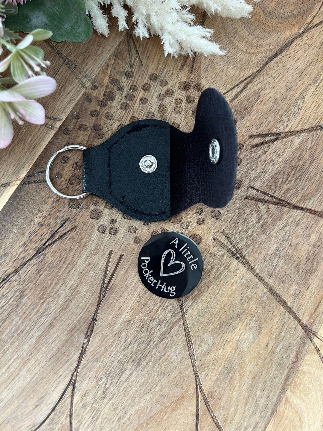 A Little Hug Love Token Pocket Hug Keyring Pu Leather Pocket Keyring ...