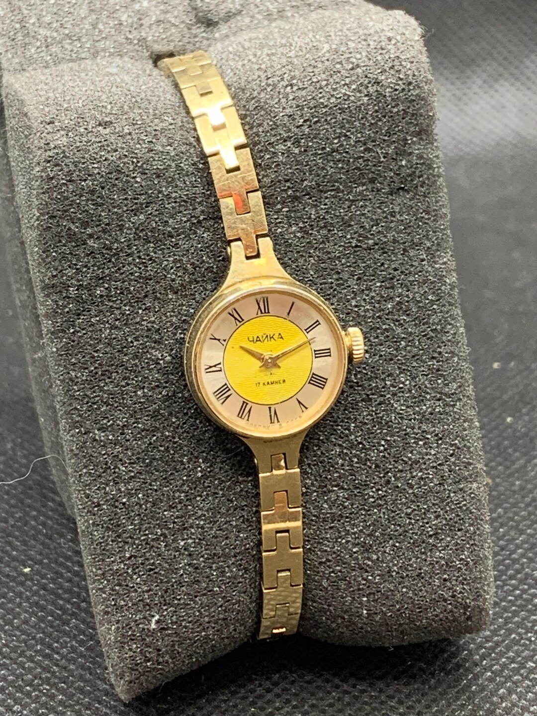 Soviet Vintage Ladies Wrist Watch Chaika 17jewels. USSR Beautiful Women ...
