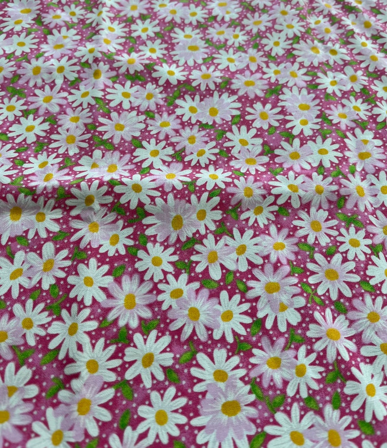 Daisies Spring Floral Fabric - Etsy UK