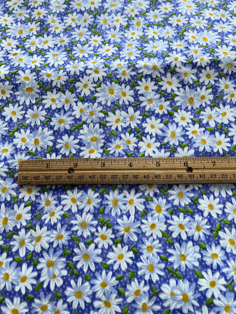 Daisies Spring Floral Fabric - Etsy