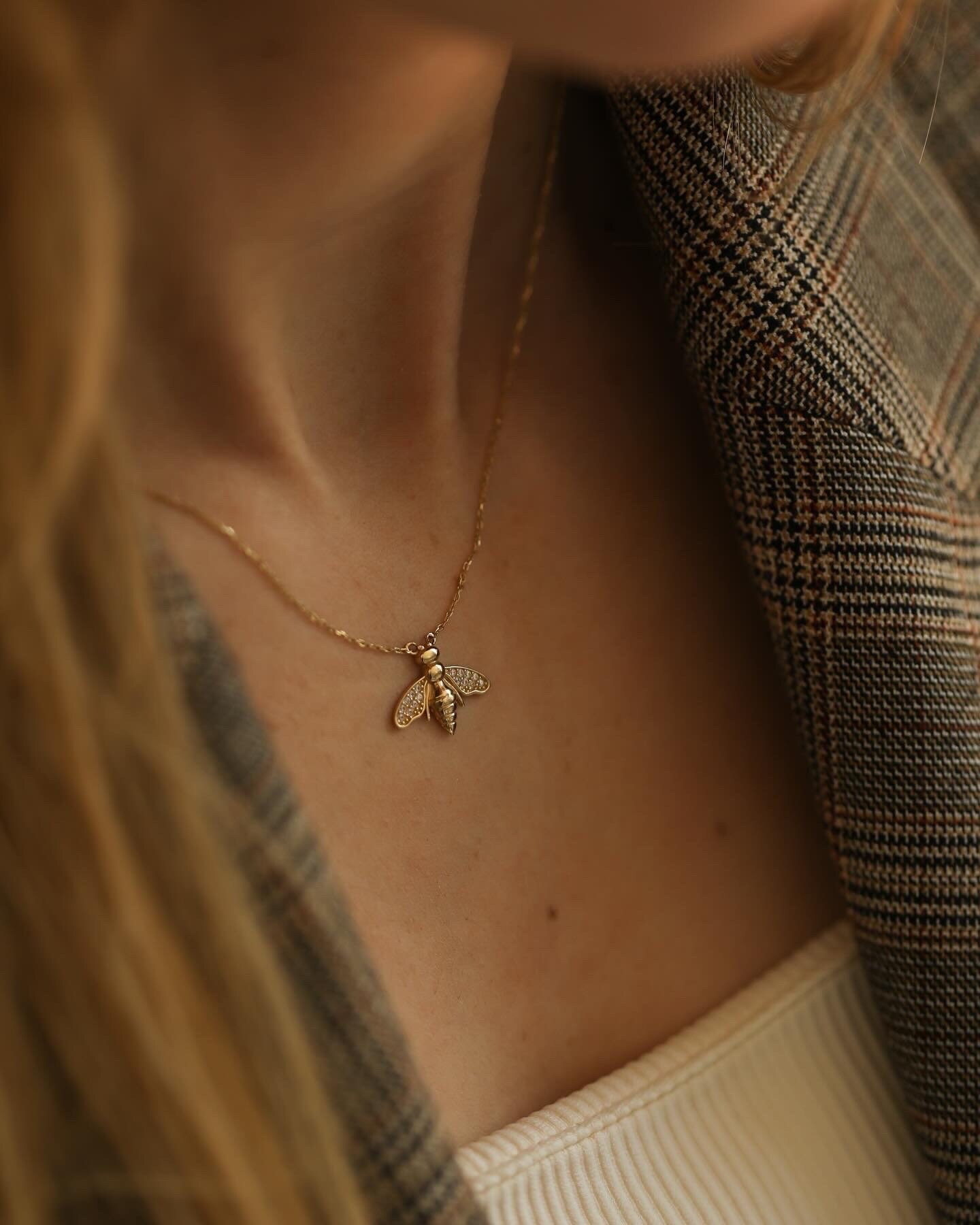 14k Gold Bee Necklace, Bee Charm Necklace, Gold Bumble Bee Necklace ...