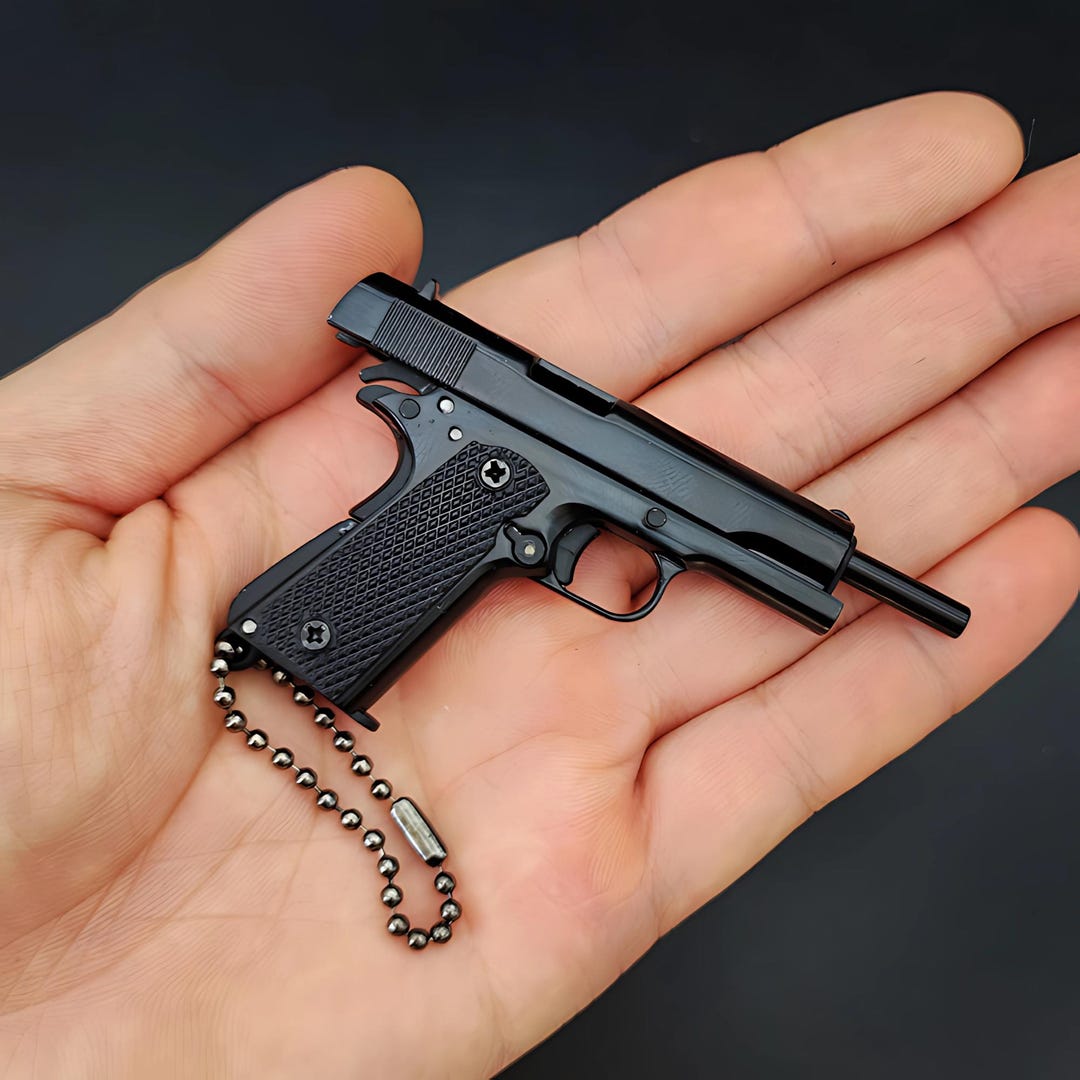 1:3 Colt 1911 Detachable Full Metal Gun Model Keychain Black Toy ...