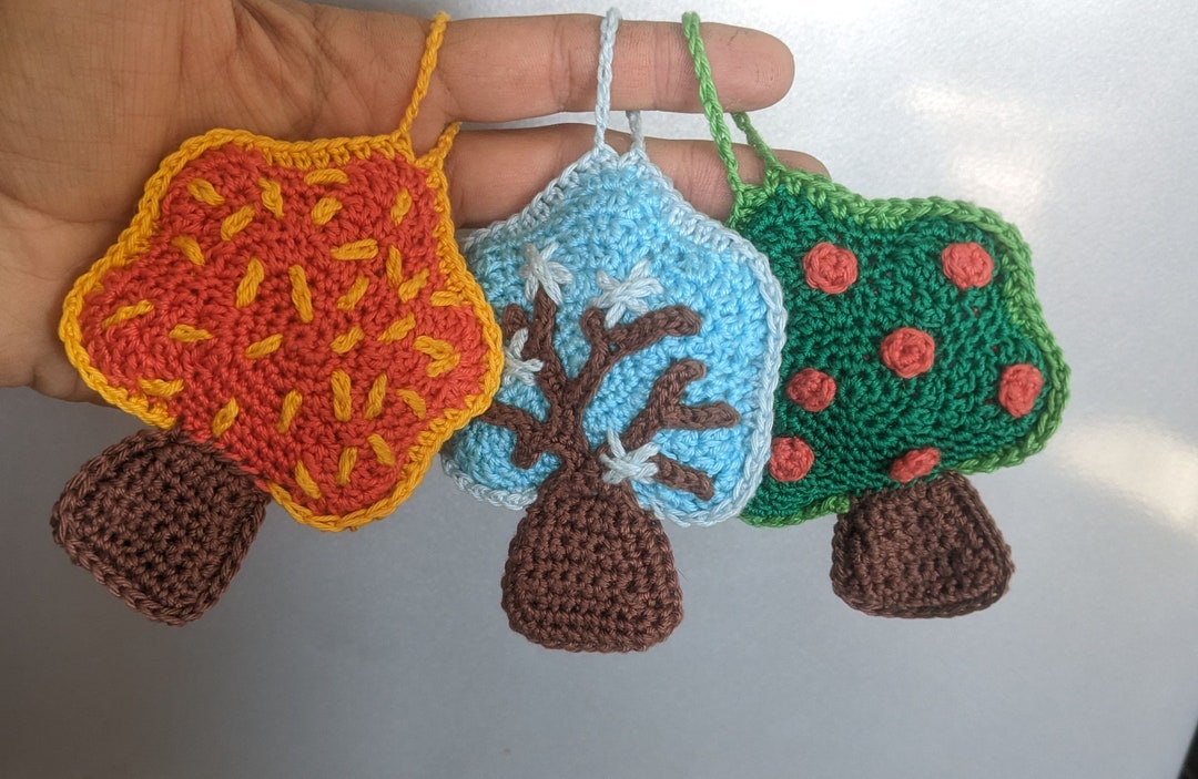 Crochet Pattern Tree: Winter Autumn Spring Amigurumi Keychain Christmas ...