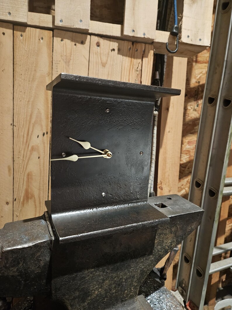 I-beam Clock "handsome Harry" - Etsy