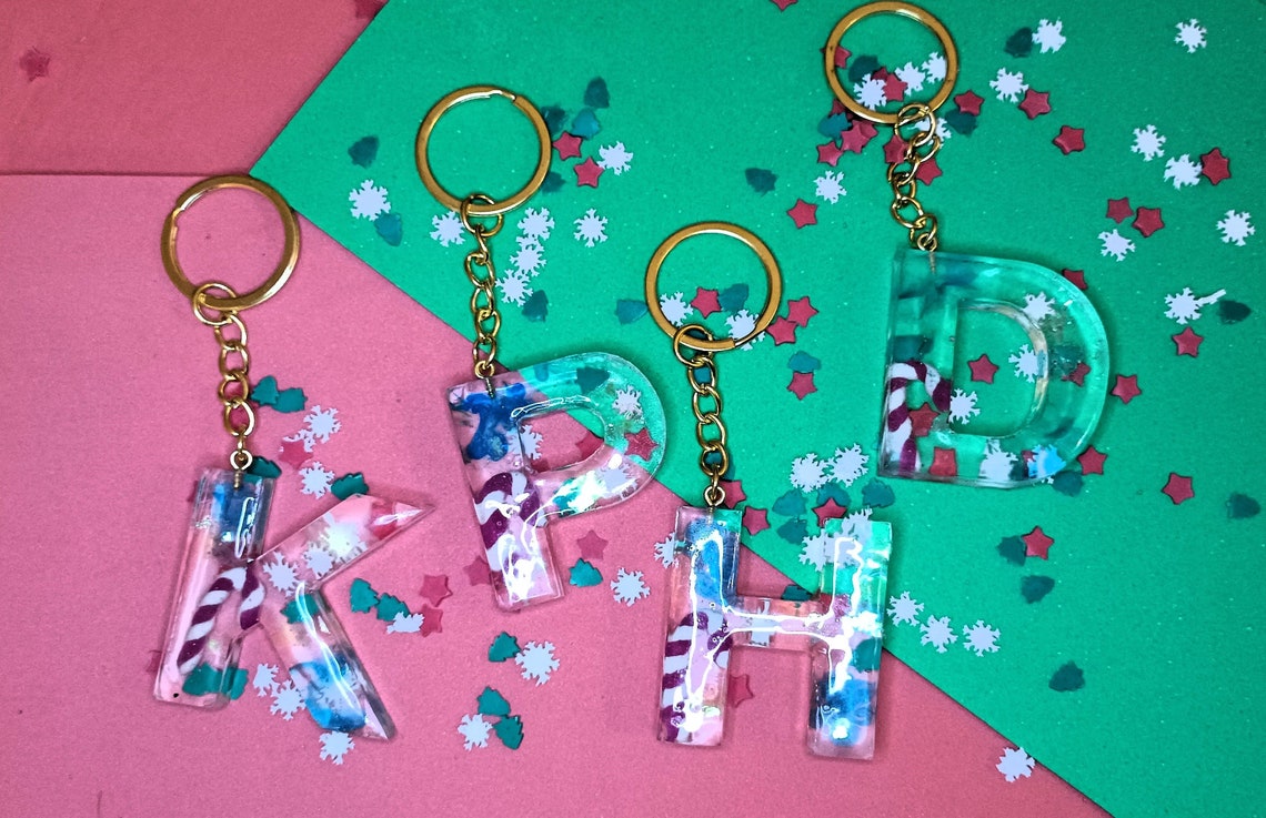 Christmas Keychains With Epoxy Resin for Keys Are a Fun and - Etsy