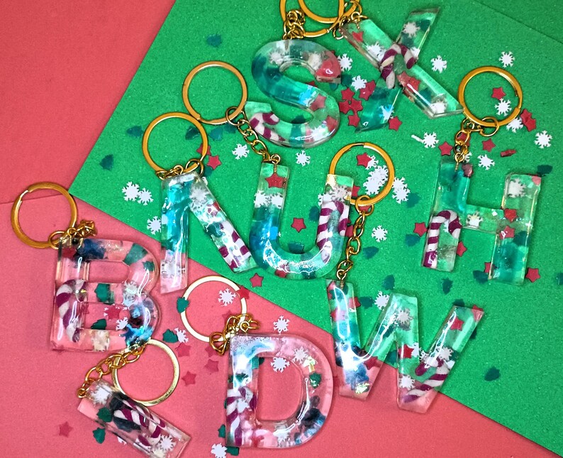 Christmas Keychains With Epoxy Resin for Keys Are a Fun and - Etsy