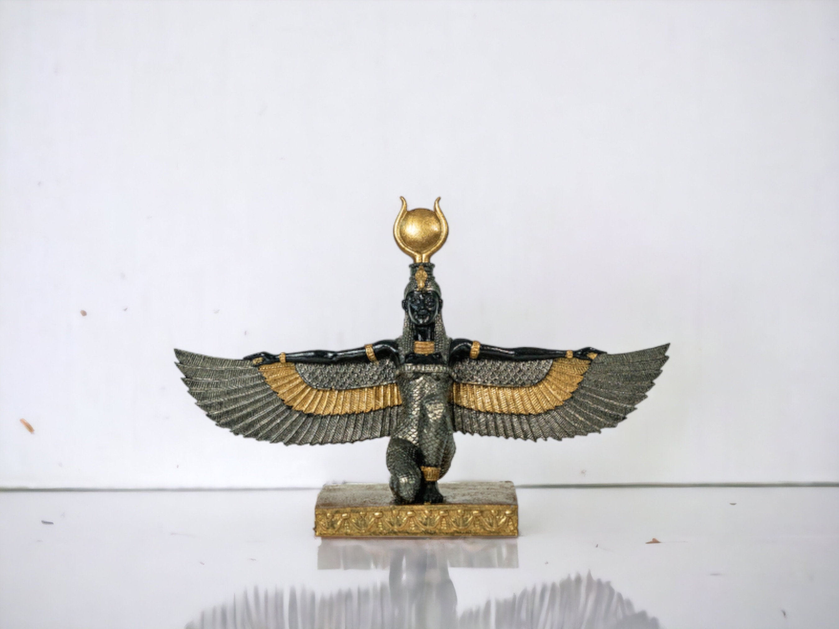 Egyptian Abundance Goddess Isis Figurine Handcrafted Polyester Statue ...