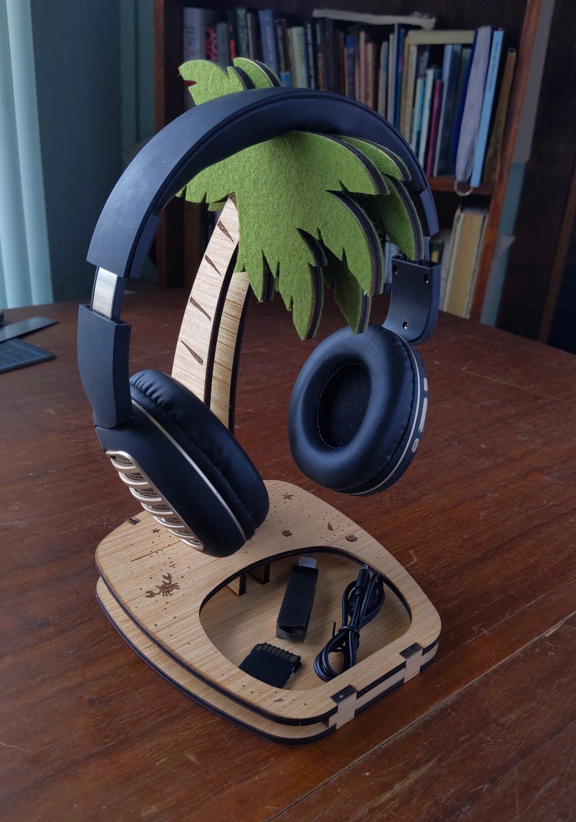 Palm Tree Headphone Stand - Etsy