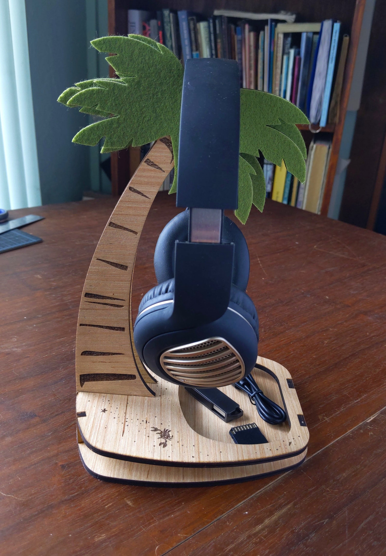 Palm Tree Headphone Stand - Etsy