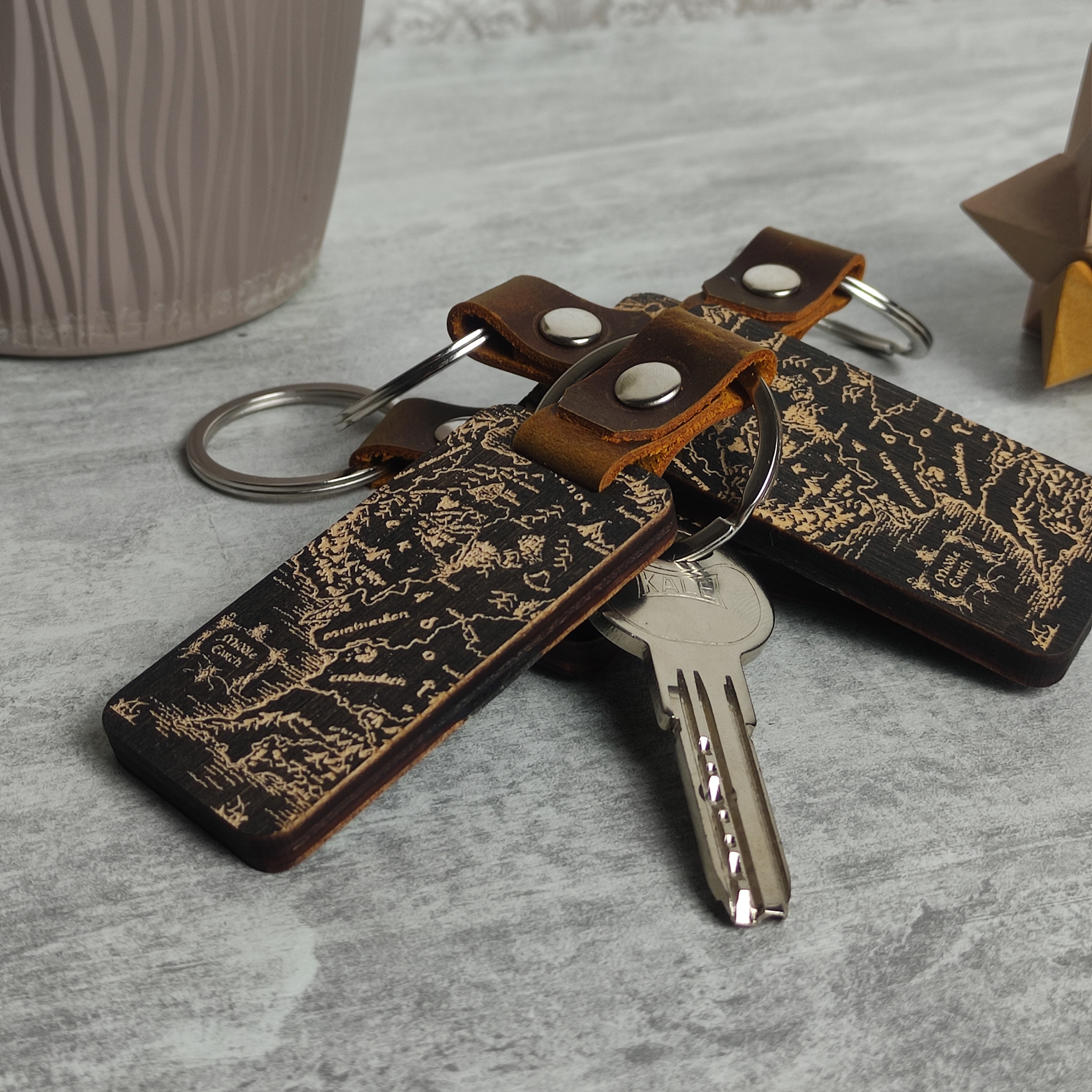 Personalized Wooden Keychain, Leather and Wood Keyring, LOTR Middle ...