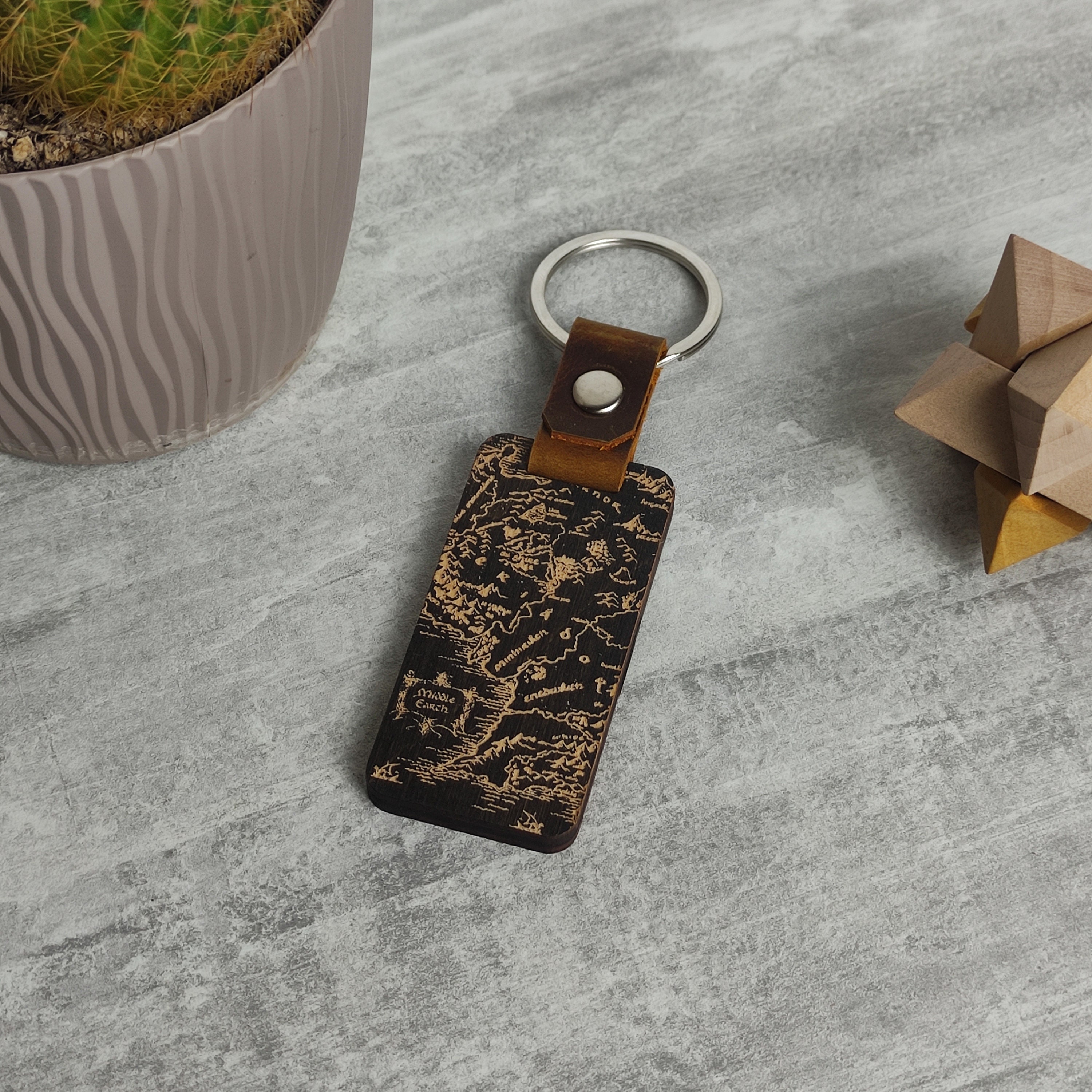 Personalized Wooden Keychain, Leather and Wood Keyring, LOTR Middle ...