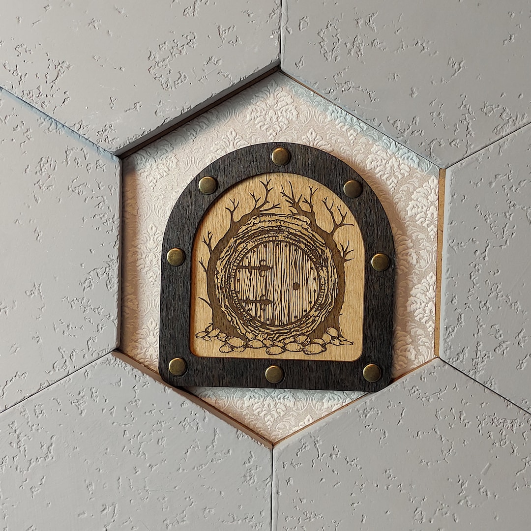 Wooden Hobbit Hole Door, Hobbit House Wall Plaque, Lord of the Rings ...