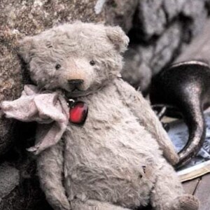 Sewing Kit for This Cute Little 5inch Cream Coloured Bear ted age With ...