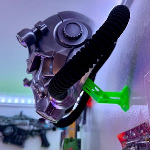 Custom Cosplay Helmet Mount - Etsy