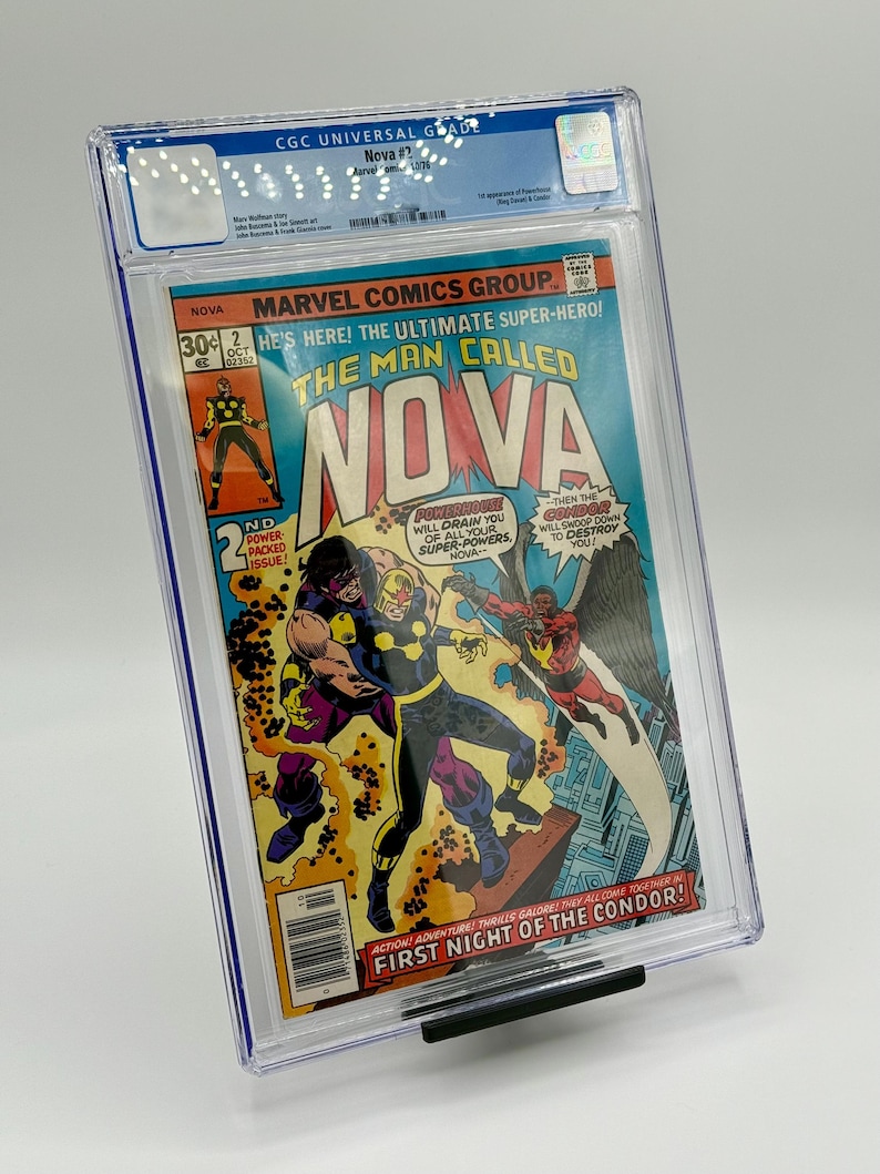 CUSTOM Graded Comic Stand/ FLOATING Comic Display! - Etsy