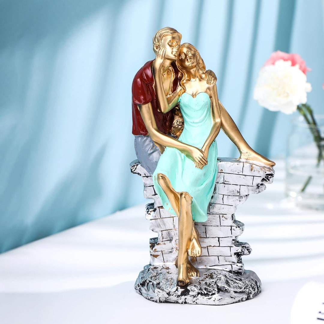 Sitting Romantic Couple Showpiece for Home Decor Gift for Girlfriend ...
