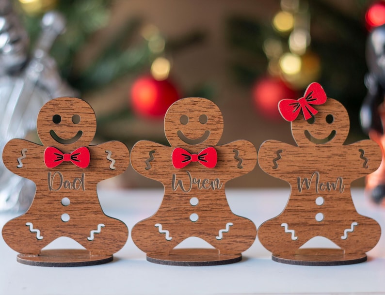 Custom Gingerbread Place Card: Engraved Christmas Dinner Decoration - Etsy
