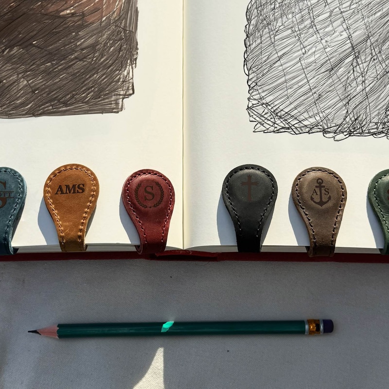 Magnetic Leather Bookmark - Etsy