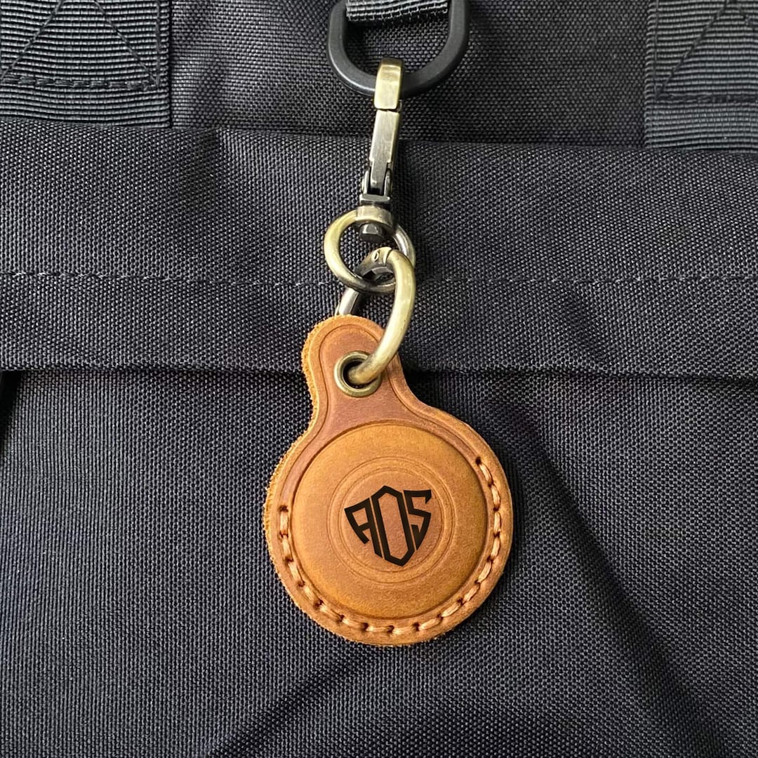 Personalized Leather AirTag Keychain: Custom Dog Air Tag Holder - Etsy