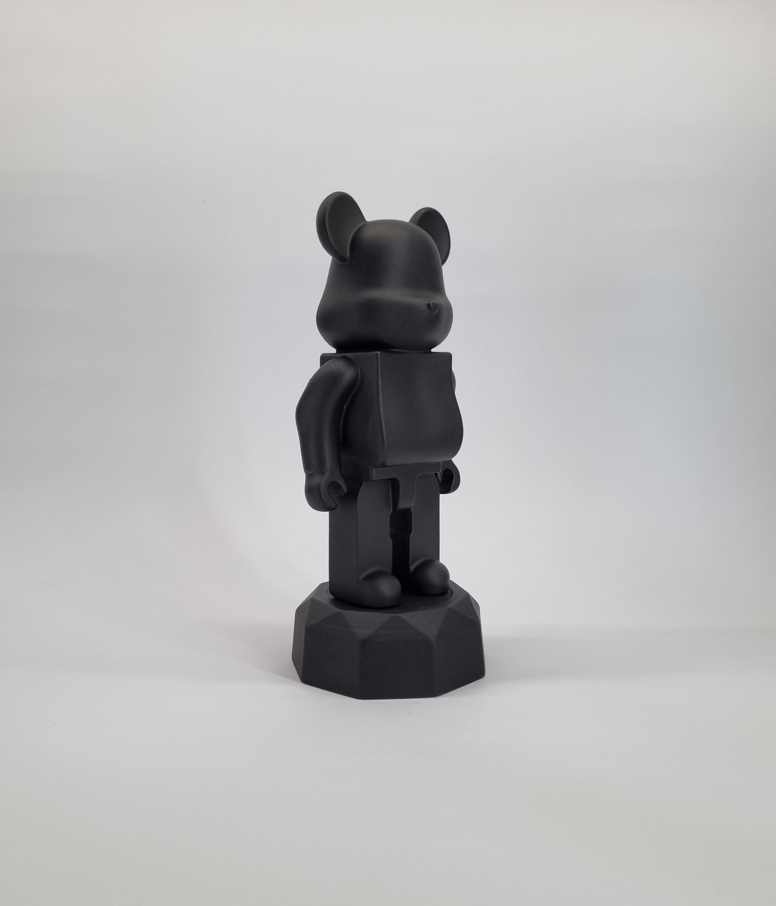 Black Bearbrick in Collectible Figurines: Kaws Statues, Art Unique Home ...