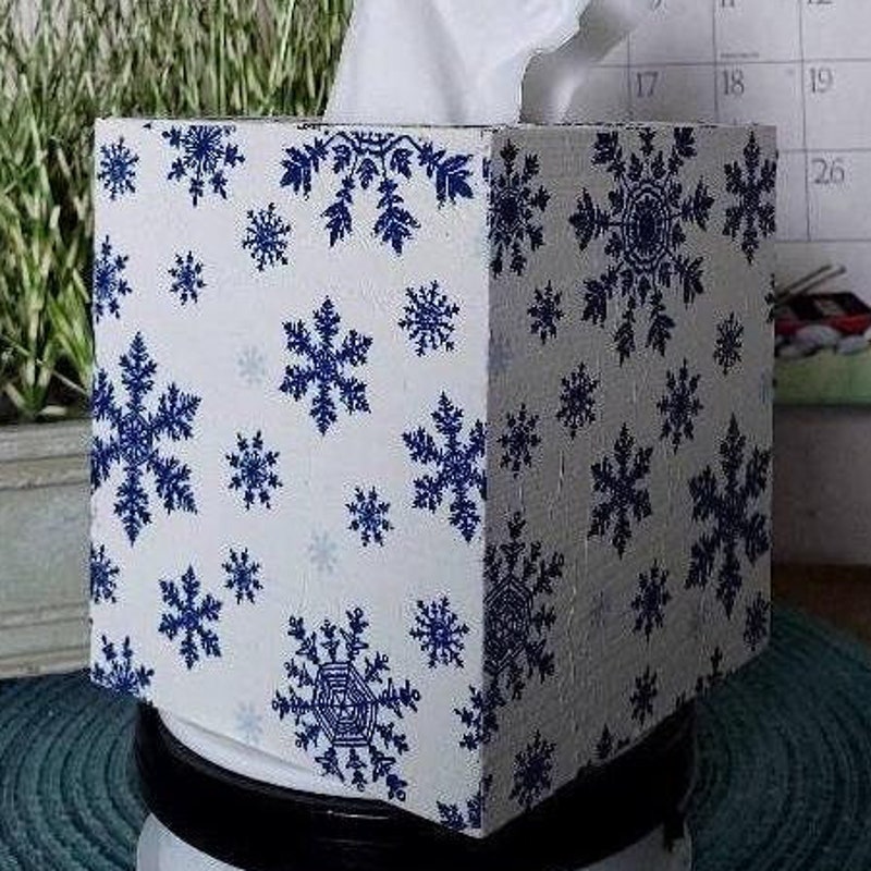 Snowflake Gift Box - 60+ Gift Ideas for 2025