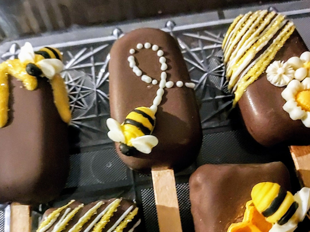 Honey Bee Cakesicles - Etsy