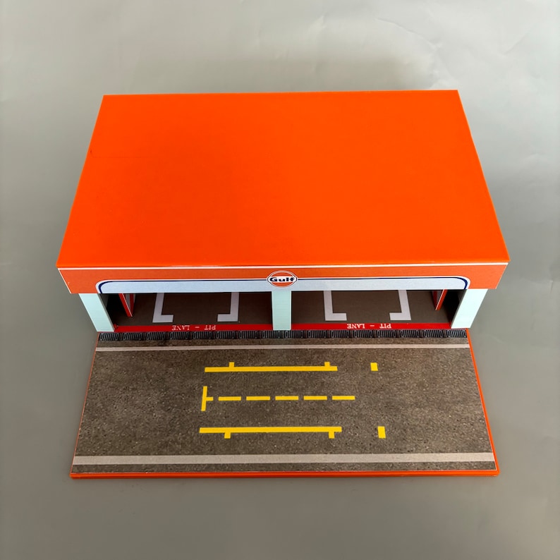 Pit Garage Diorama - Gulf Pit Garage Diorama - Garage Diorama - F1 ...