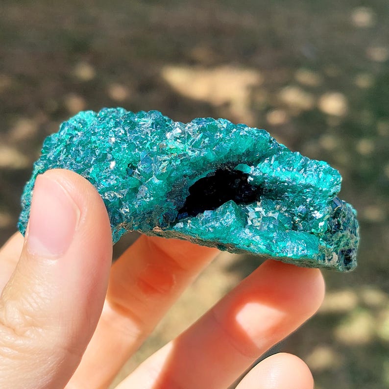 GEODE Dioptase with Malachite pseudomorph after Baryte Kapata Kolwezi ...