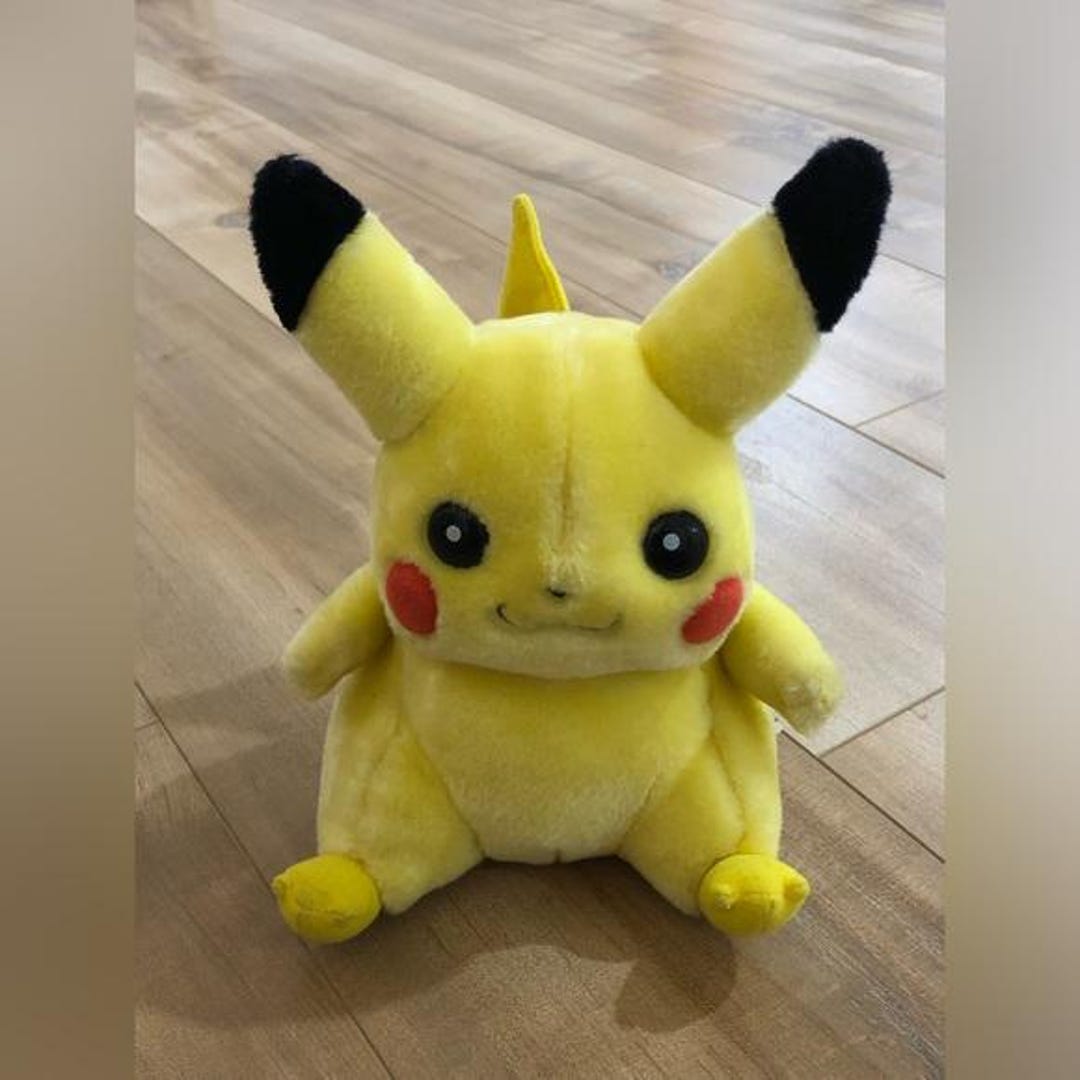 Vintage 1998 Hasbro Pokémon Pikachu Stuffed Plush - Etsy