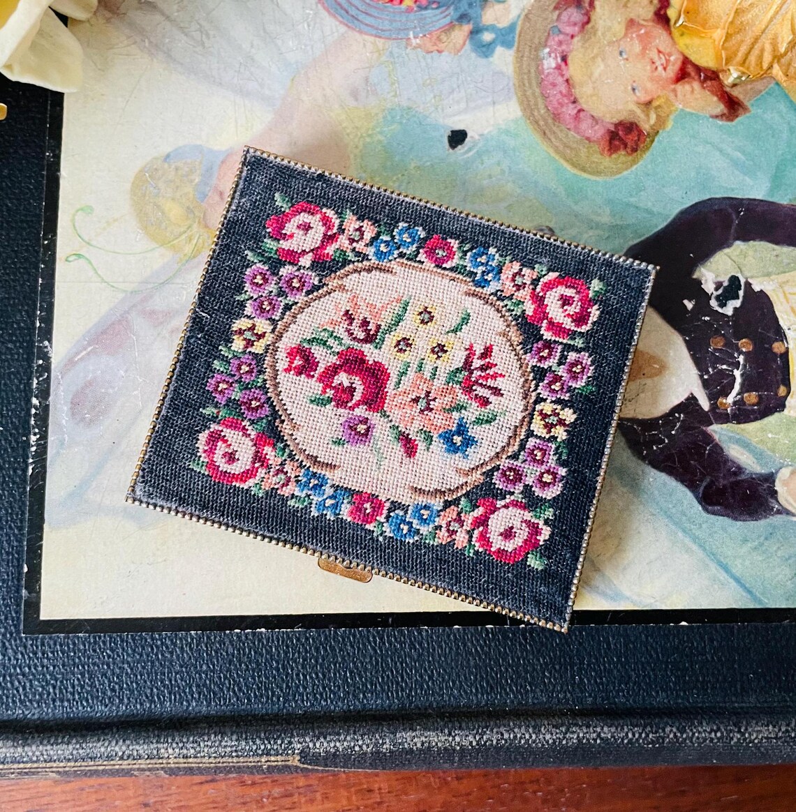Vintage Schildkraut Petit Point Compact: 1940s Floral Powder Box - Etsy