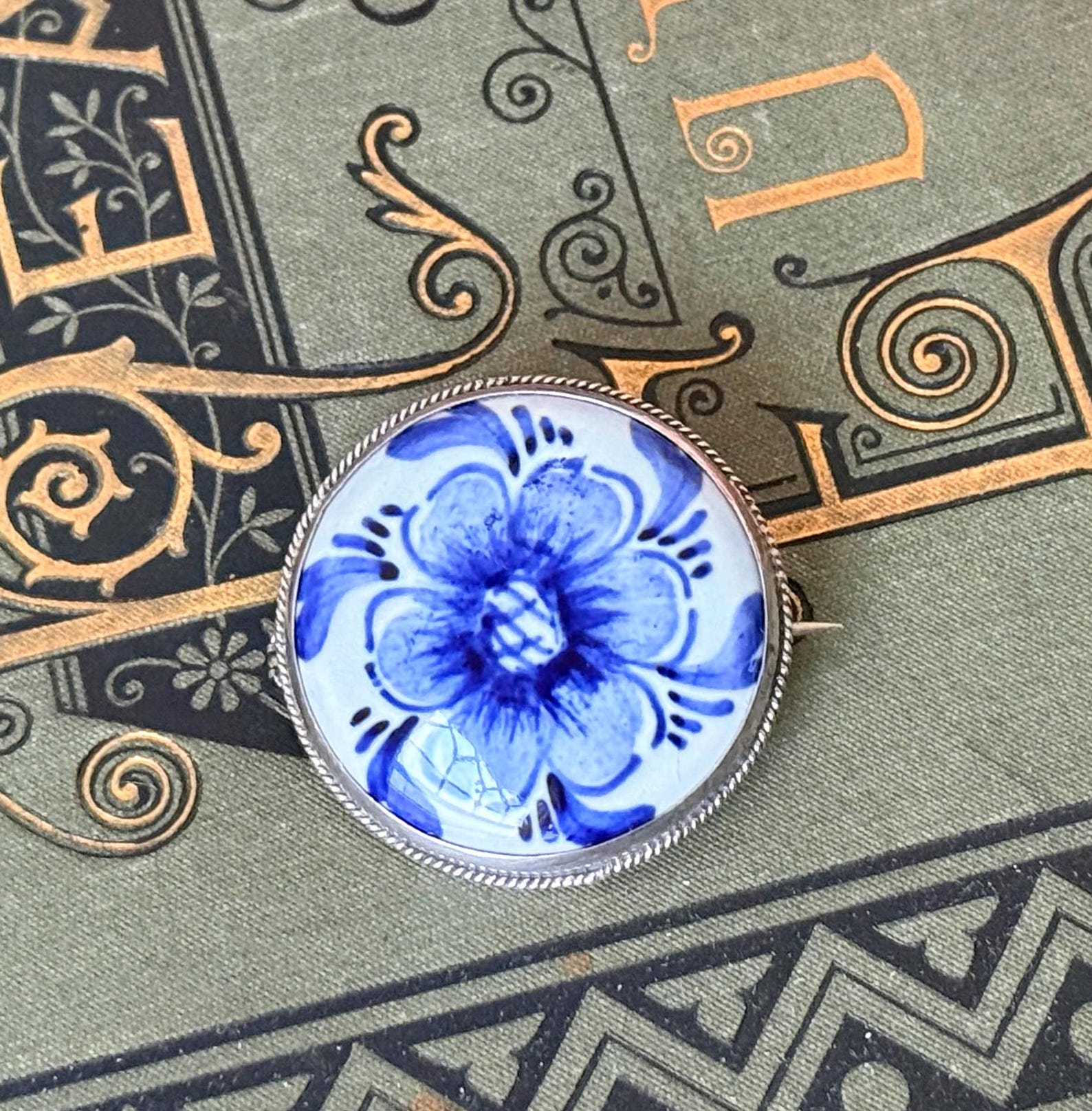 Vintage 1950s Delft Blue & White Porcelain Flower Brooch - 835 Silver ...