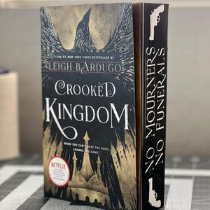 Crooked Kingdom Leigh Bardugo Sprayed Edge Paperback - Etsy