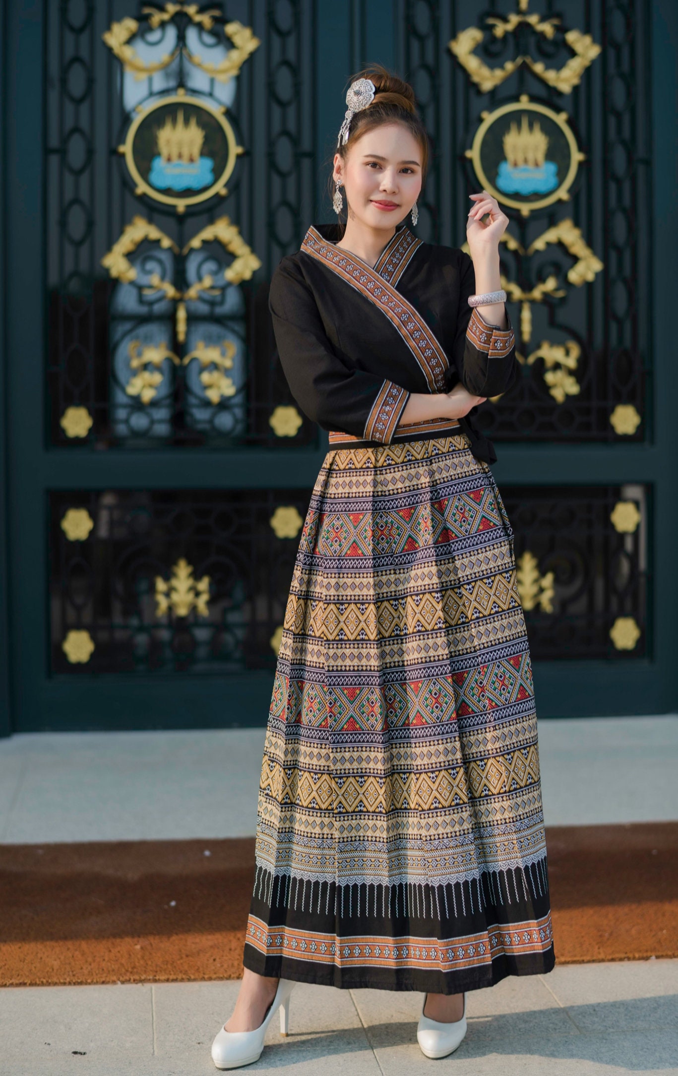 Vintage Tai Lue TRADITIONAL CLOTHES SET Available in Three Colors ...