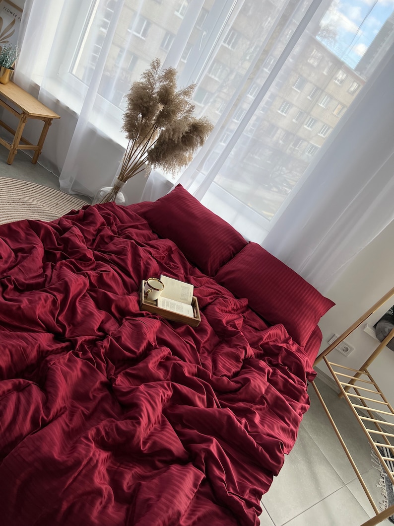 Bed Linen Set Red Stripe Satin 100% Cotton : Duvet Cover, 2 Pillowcases ...