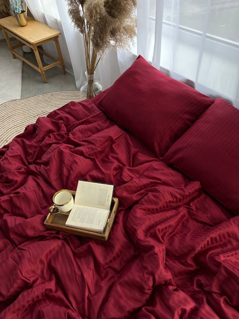Bed Linen Set Red Stripe Satin 100% Cotton : Duvet Cover, 2 Pillowcases ...
