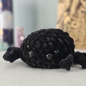 Spooky Spider Plushie, Amigurumi Crochet Mini Spider Cuddle Toy, Creep ...