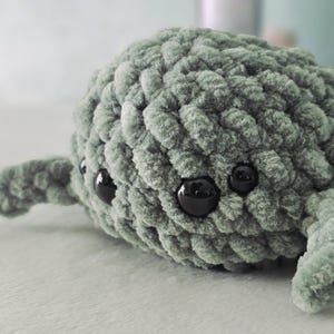 Spooky Spider Plushie, Amigurumi Crochet Mini Spider Cuddle Toy, Creep ...