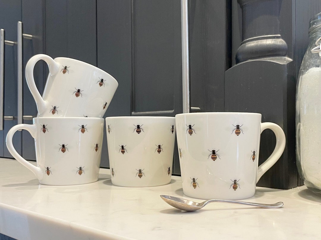 Four Buzzing Bees Gift Mugs. for Coffee, Tea & Drinks With Animal ...