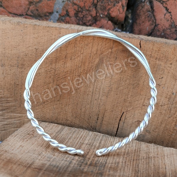 Mobius Bangle - Etsy