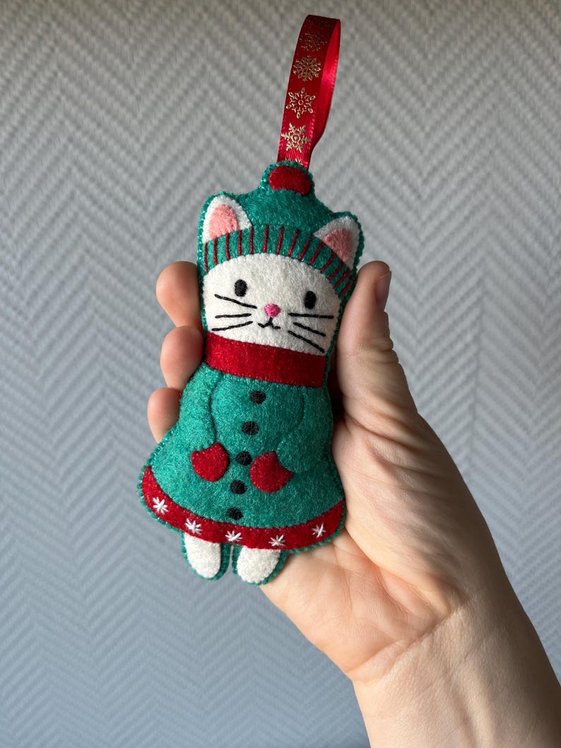 Felt Christmas Winter Kitty PDF Pattern, Xmas Cat Felt Tree Decoration ...