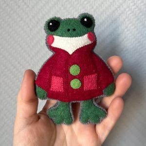 Felt Frog Wearing Coat PDF Pattern, Cute Toad Ornament, DIY Frog Sewing ...