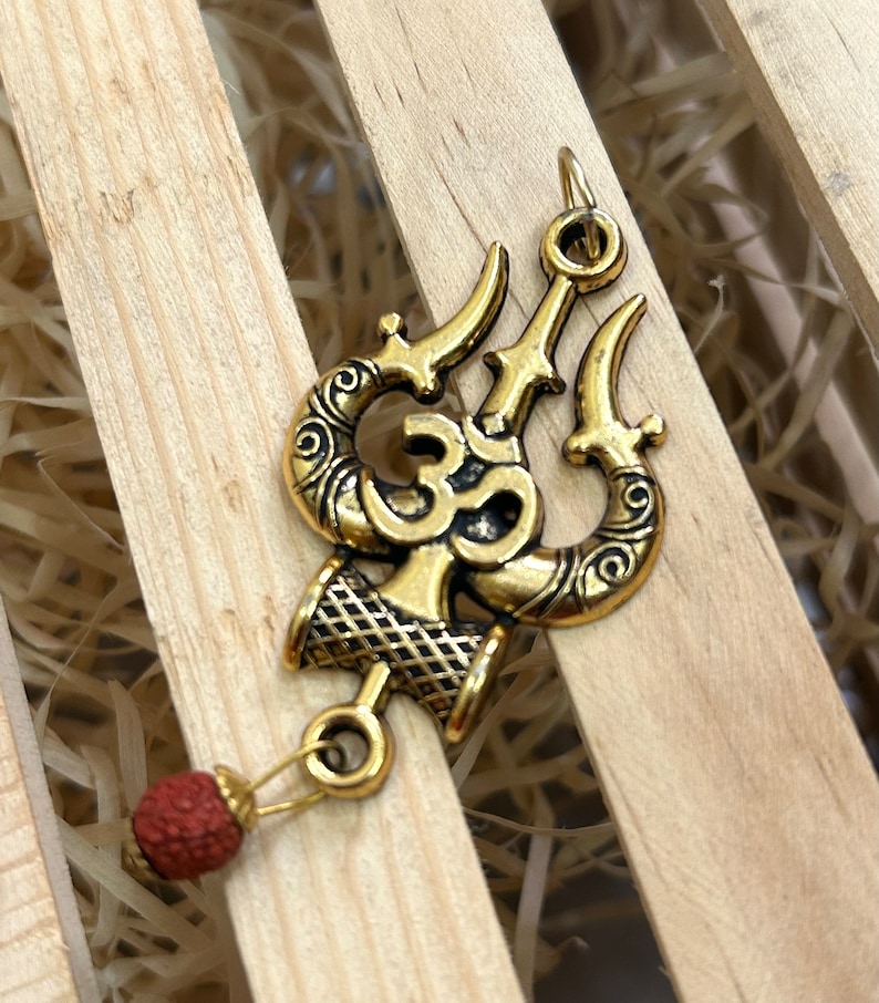 Mahakal Locket With Rudraksha, Golden Om Trishul Damru Pendant ...