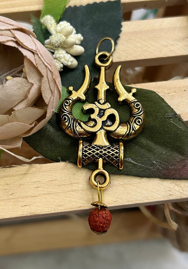 Mahakal Locket With Rudraksha, Golden Om Trishul Damru Pendant ...