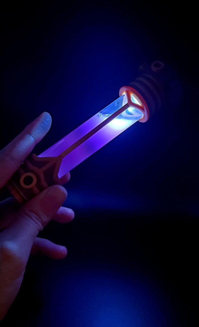 Highly Detailed Arcane Shimmer Vial + Hextech Crystal + Jinx Wanted ...