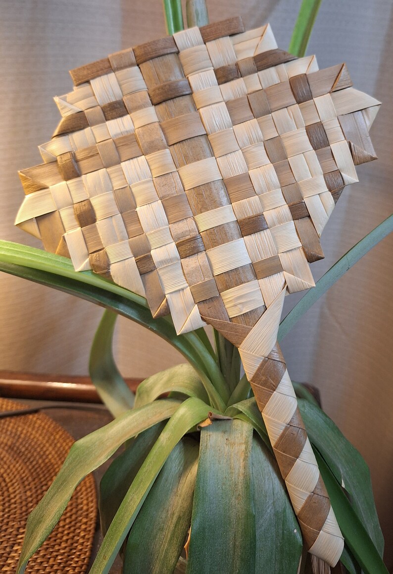 Hawaiian Hand Woven Lauhala Fan (2 -SML) - Etsy