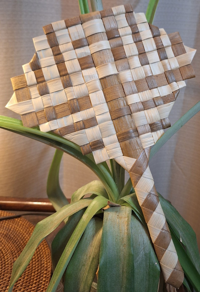 Hawaiian Hand Woven Lauhala Fan (2 -SML) - Etsy