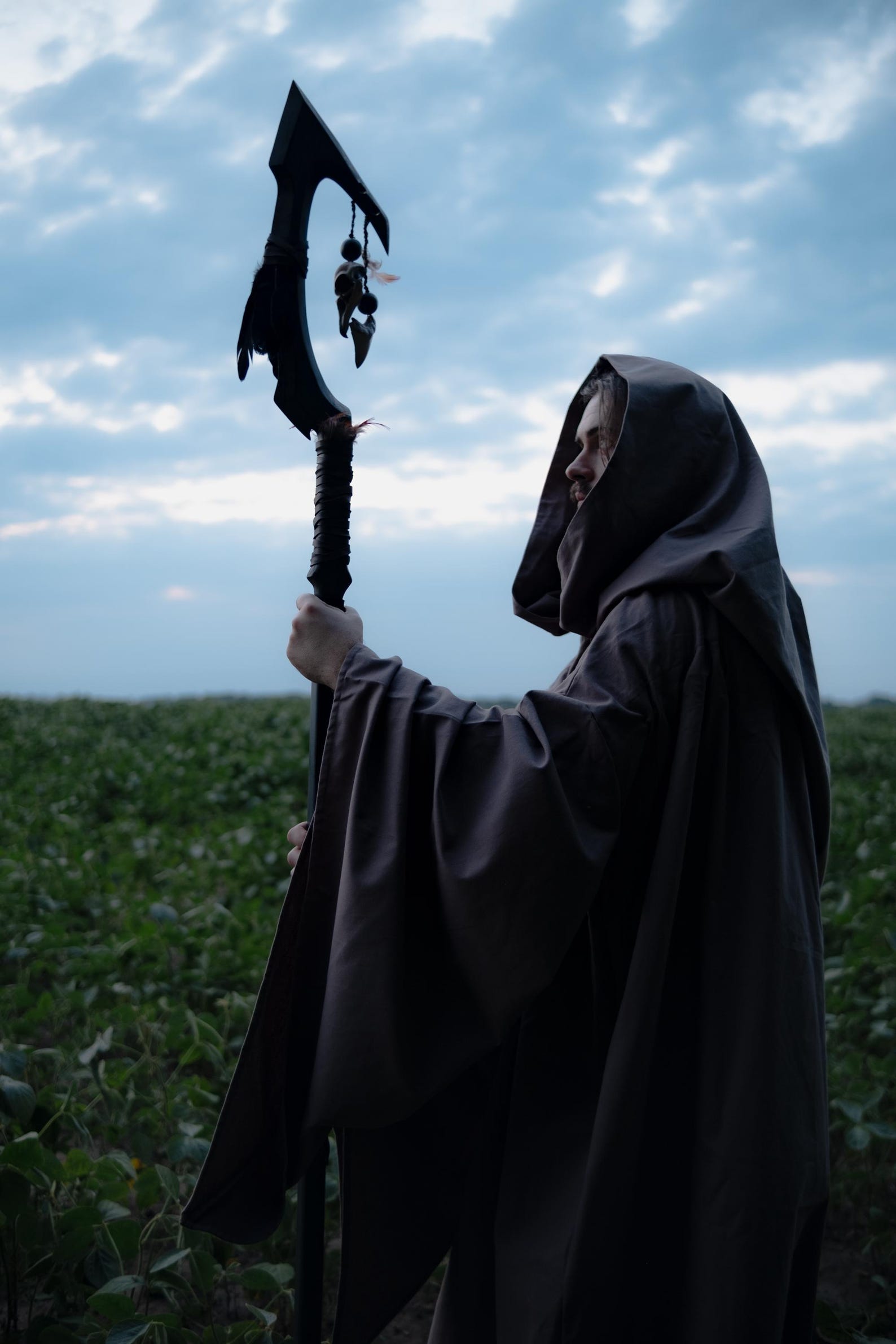 Raven Shaman Staff – Dark Fantasy Cosplay Fantasy Prop With Feathers ...