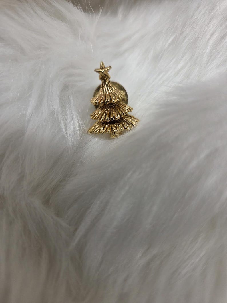 Christmas Tree Pin - Gold Tone Holiday Collectible - Etsy