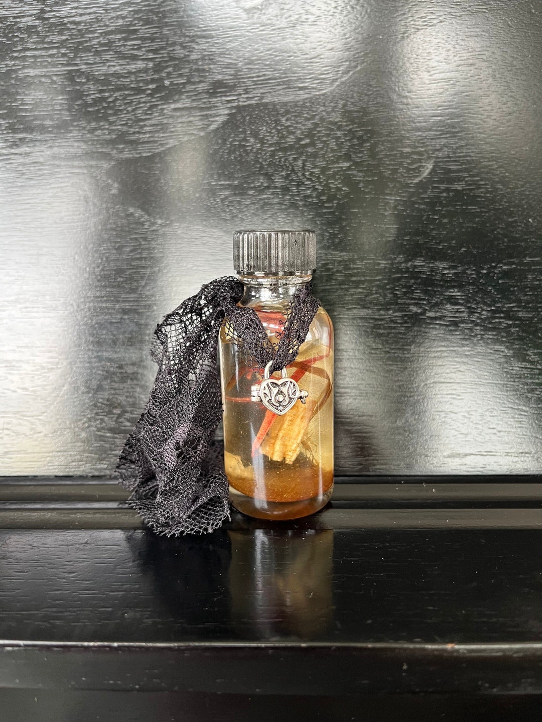 LOCKED HEART Spell Oil, Keeping Your Heart Safe, 8 Drams 1 Oz. - Etsy